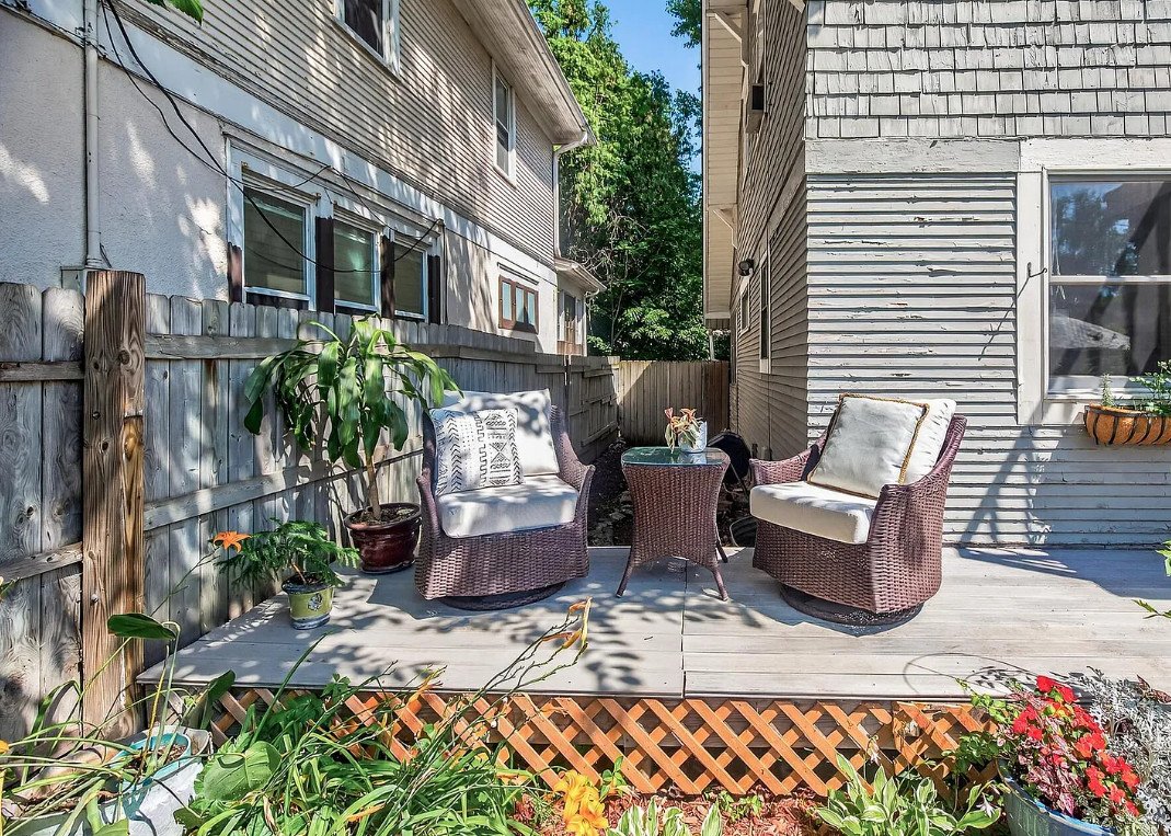 Pretty interior! Circa 1922 in Minnesota. $214,000 - Earnadmob